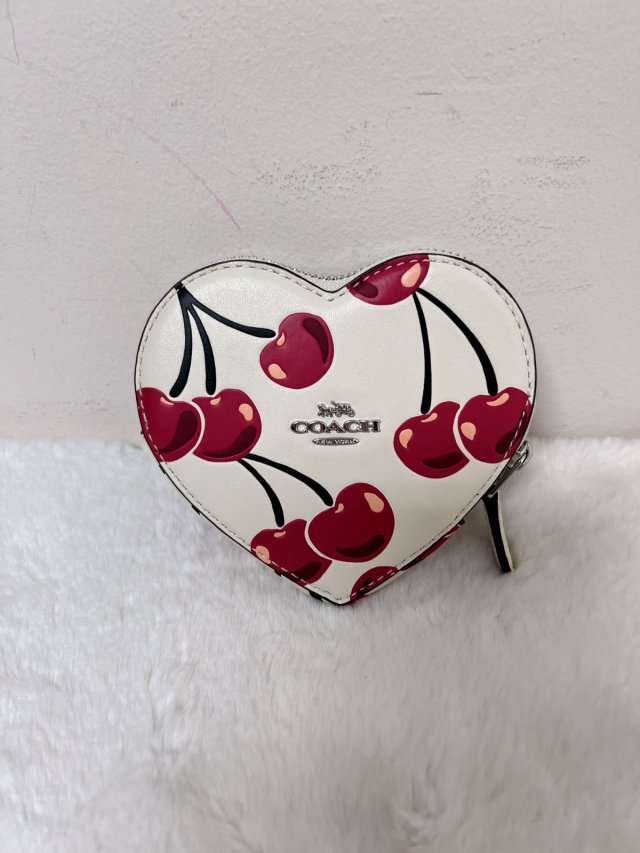 Coach Cherry Heart Shaped Pouch SV/Chalk Multi - 陳記美加代購